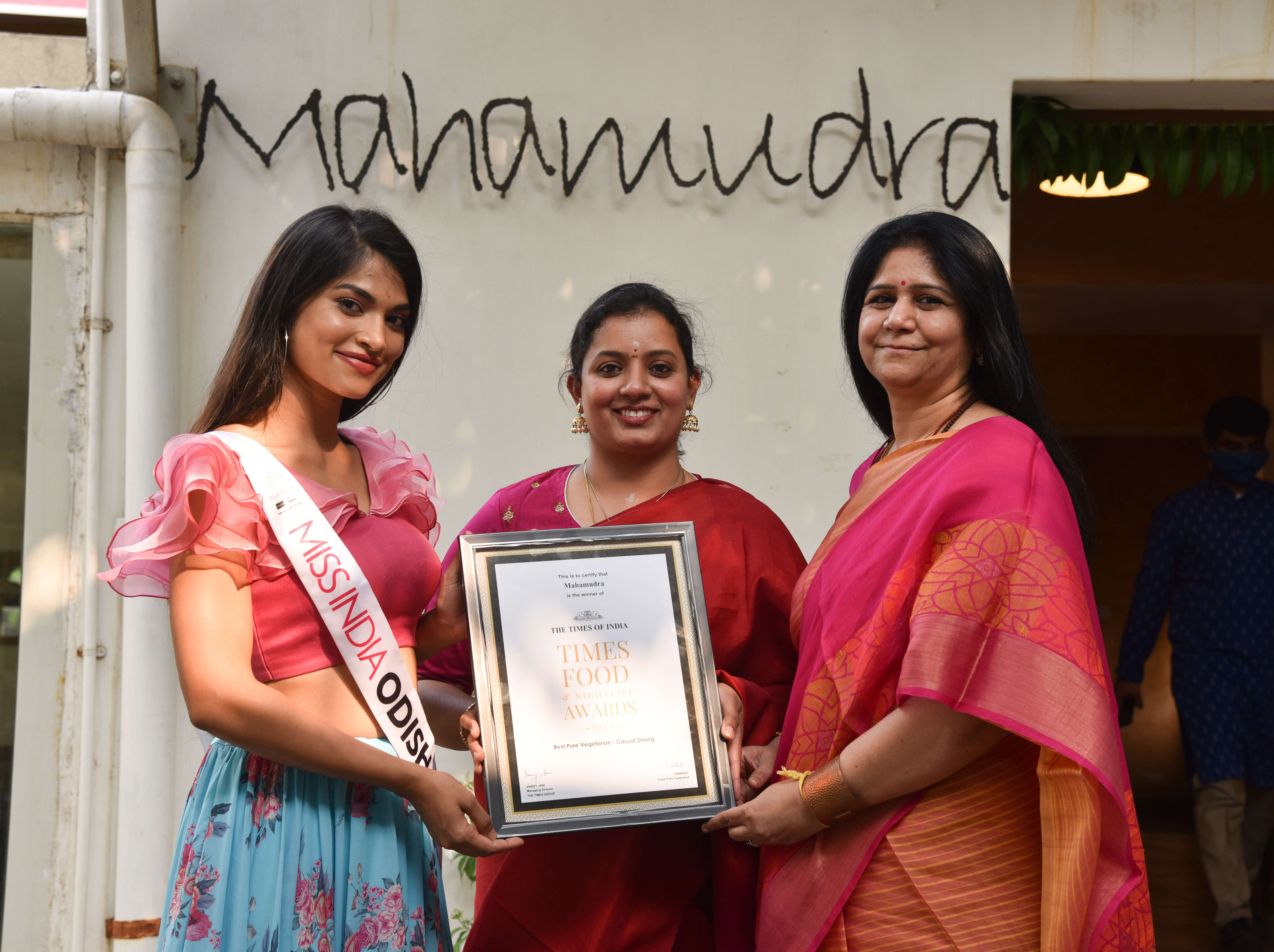 VLCC Femina Miss India Odisha 2020 Subhashree Rayaguru felicitates ...