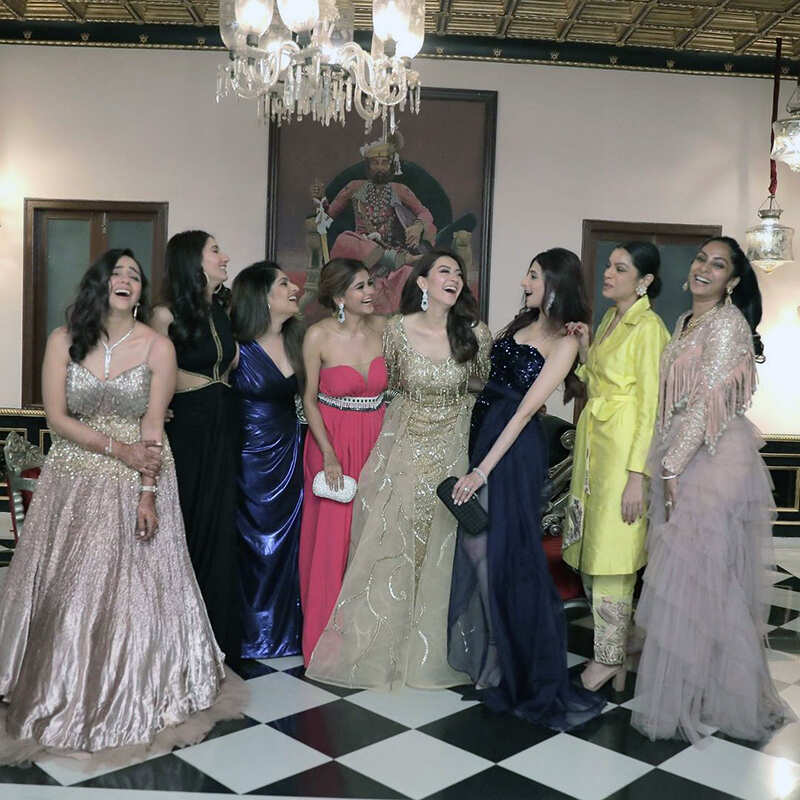 These stunning pictures of Hansika Motwani from her brother's sangeet ...
