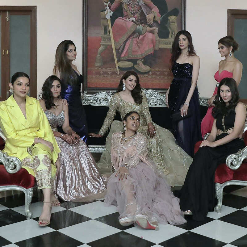 These stunning pictures of Hansika Motwani from her brother's sangeet ...