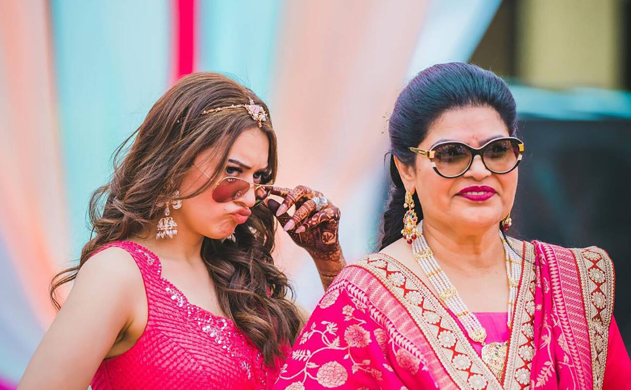 These stunning pictures of Hansika Motwani from her brother's sangeet ...