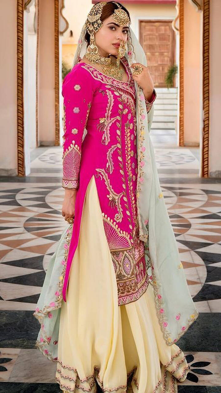 Four times Simi Chahal dazzled us in traditional attire