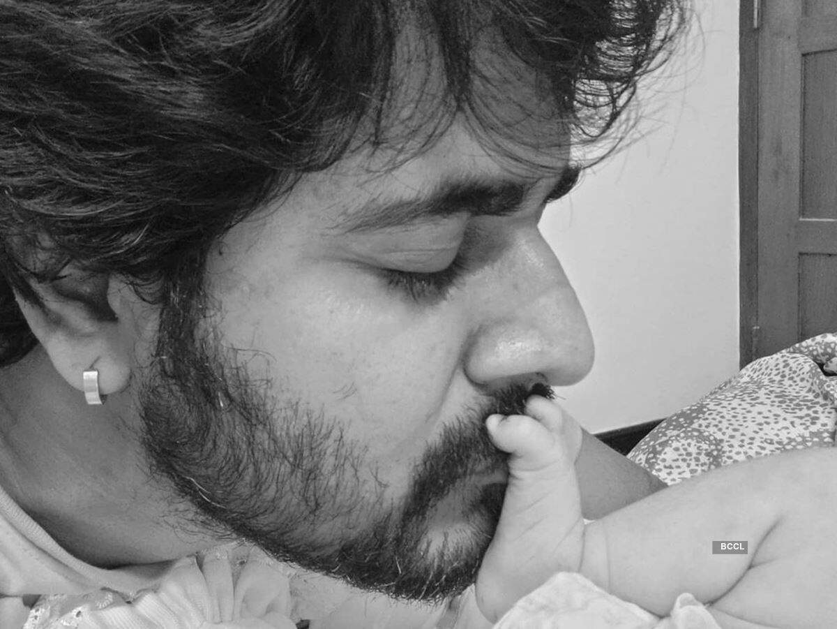 Adil Ibrahim meets Pearle Maaney's little princess Nila for the first ...