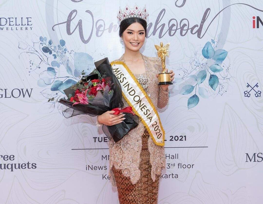 Beauty queen Carla Yules receives Indonesia’s Beautiful Women Award 2021