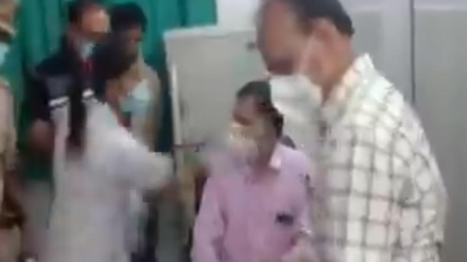 UP: Doctor, nurse slap each other at Rampur district hospital after ...