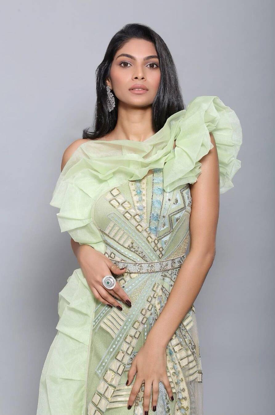 Lopamudra Raut shares some stunning throwback pictures from a photoshoot