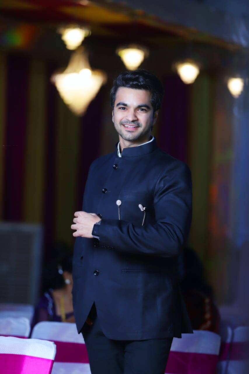 Actor Rahul Bhatia who returned to delhi in 2015 due to his money ...