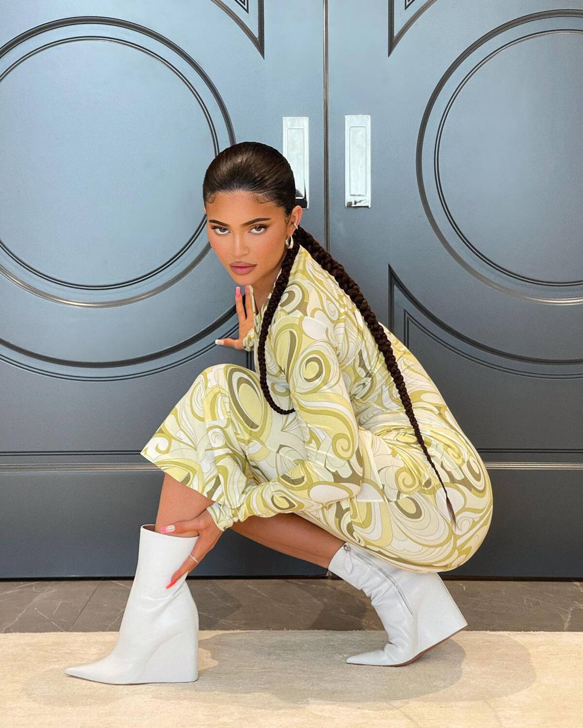 Makeup and skincare mogul Kylie Jenner shakes up the internet with her ...