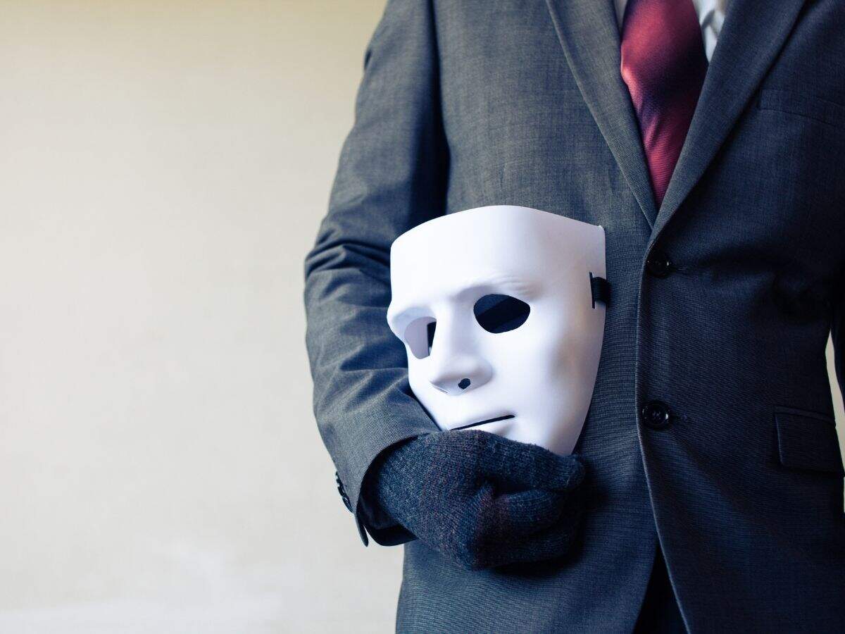 5 subtle signs that a person is not so great