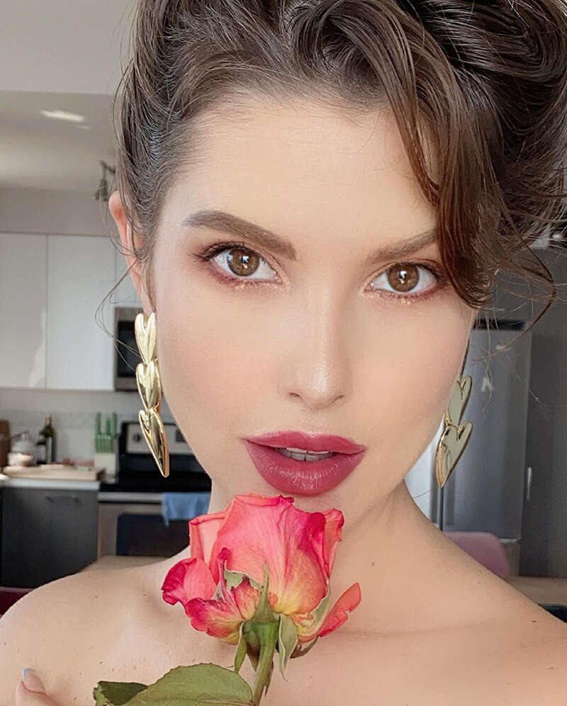 These pictures of Playboy model & actress Amanda Cerny will take your ...