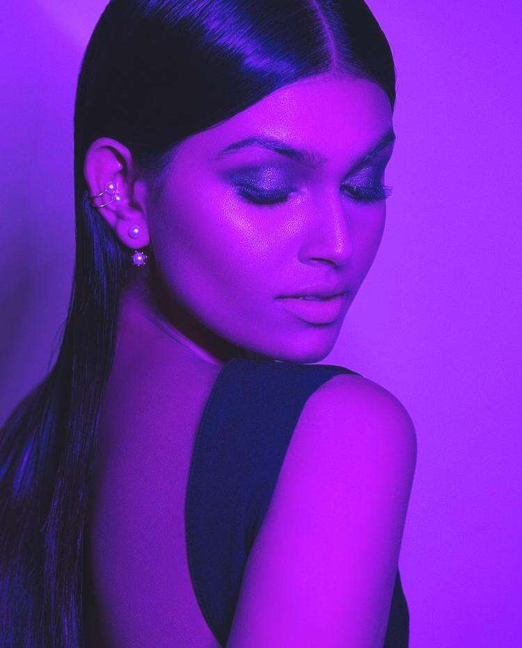 Suman Rao ups the glam quotient with her bewitching pictures