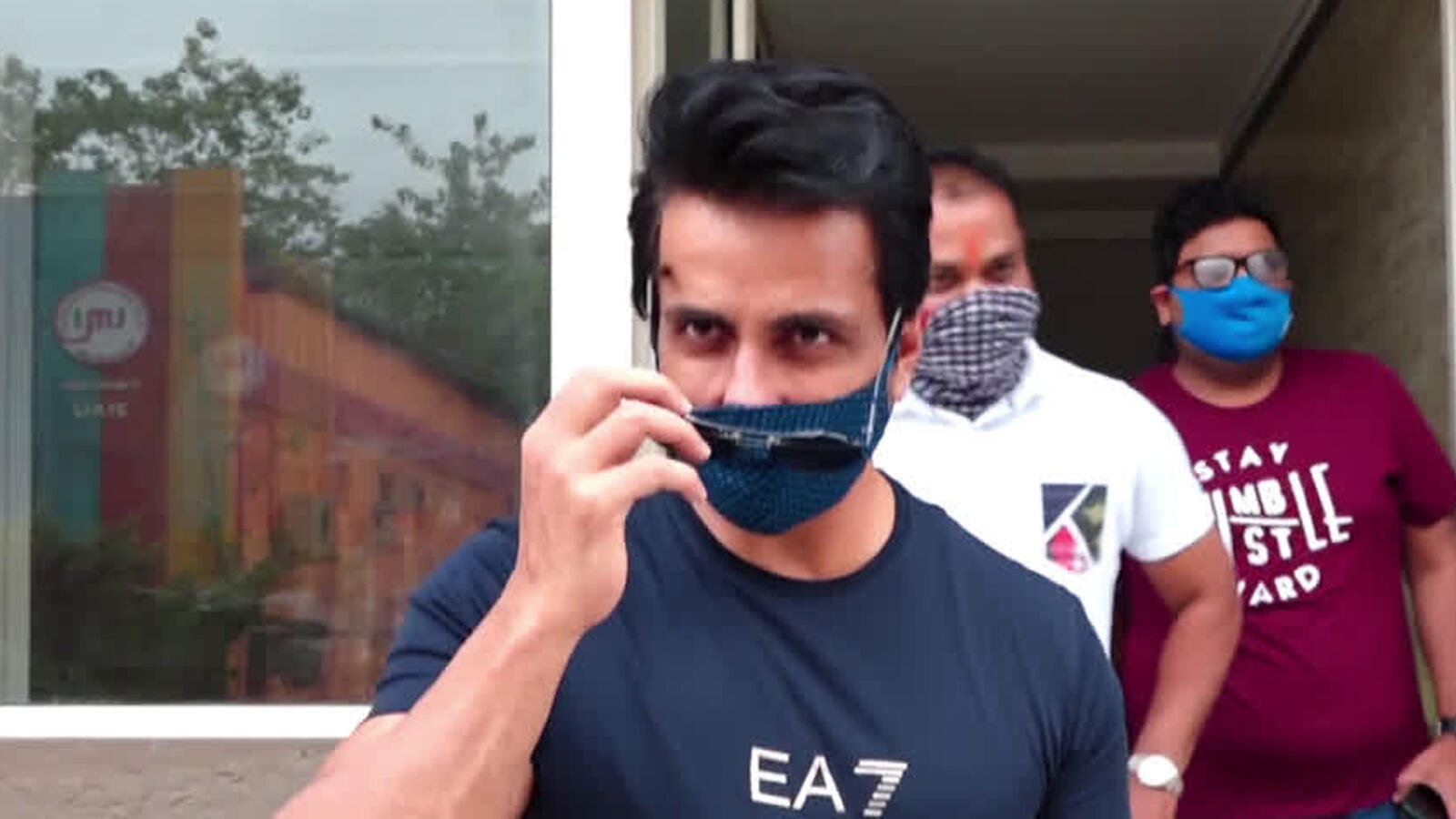 Kartik Aaryan, Sonu Sood, Sunny Singh and other Bollywood hunks snapped in Mumbai