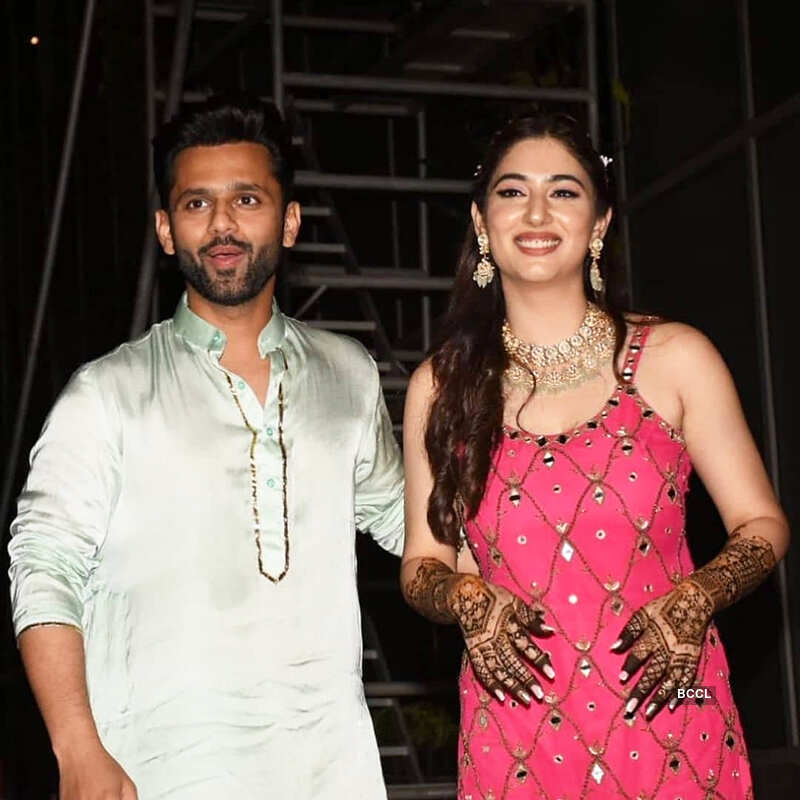 Rahul Vaidya-Disha Parmar wedding: New pictures from Mehendi ceremony ...