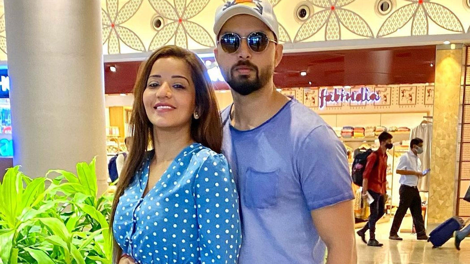 Monalisa jets off to Goa with hubby Vikrant Singh Rajput