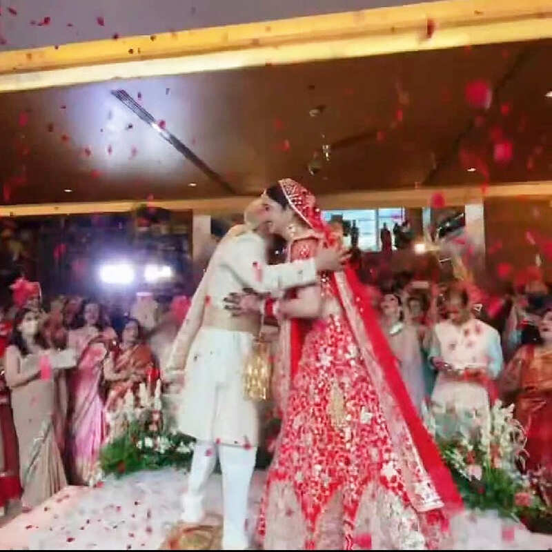 Unseen pictures from Rahul Vaidya and Disha Parmar's wedding you just ...
