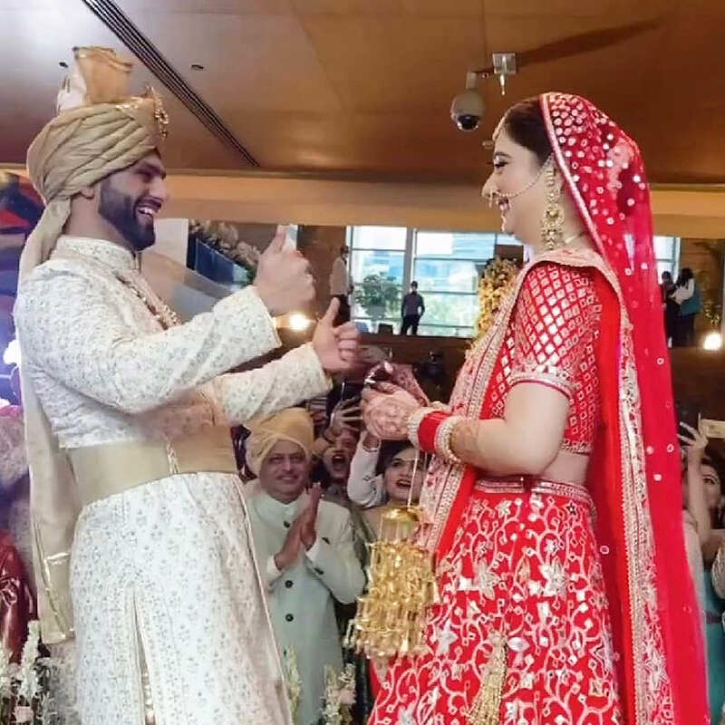 Unseen pictures from Rahul Vaidya and Disha Parmar's wedding you just ...