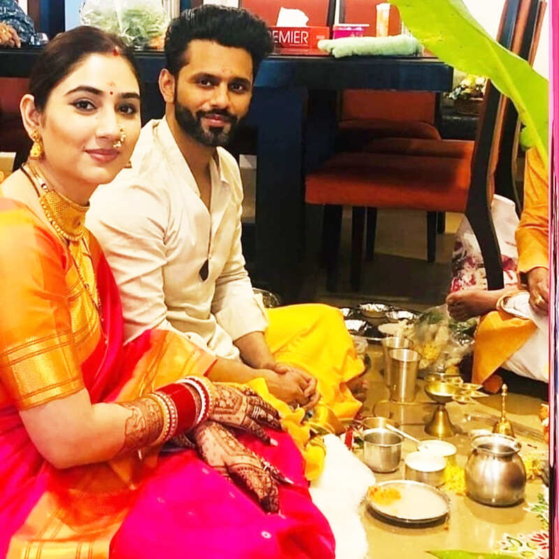 Rahul Vaidya and Disha Parmar burn the dance floor in these unseen ...