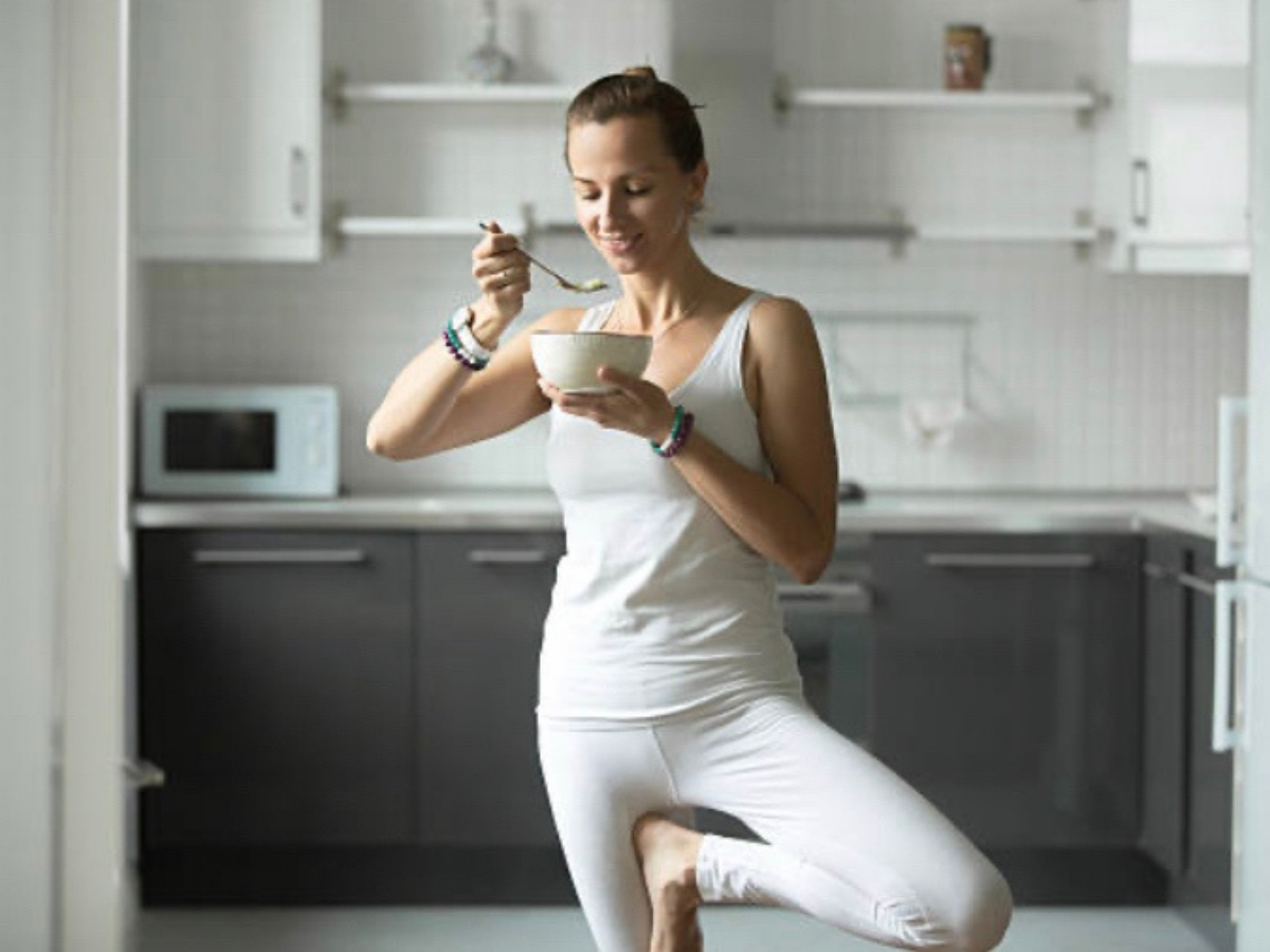 Kitchen exercises: Stretches you can do while you make tea