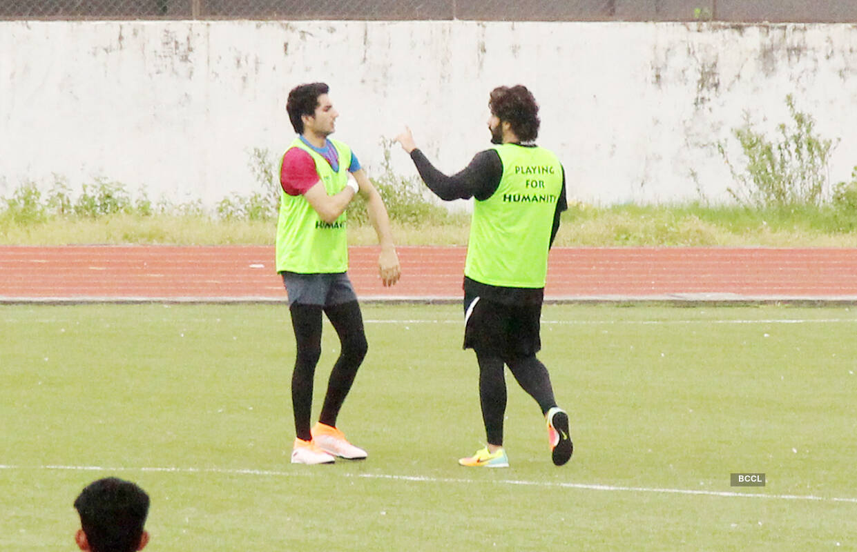 Ranveer Singh and Arjun Kapoor's bromance pictures are too cute to miss!- The Etimes ...