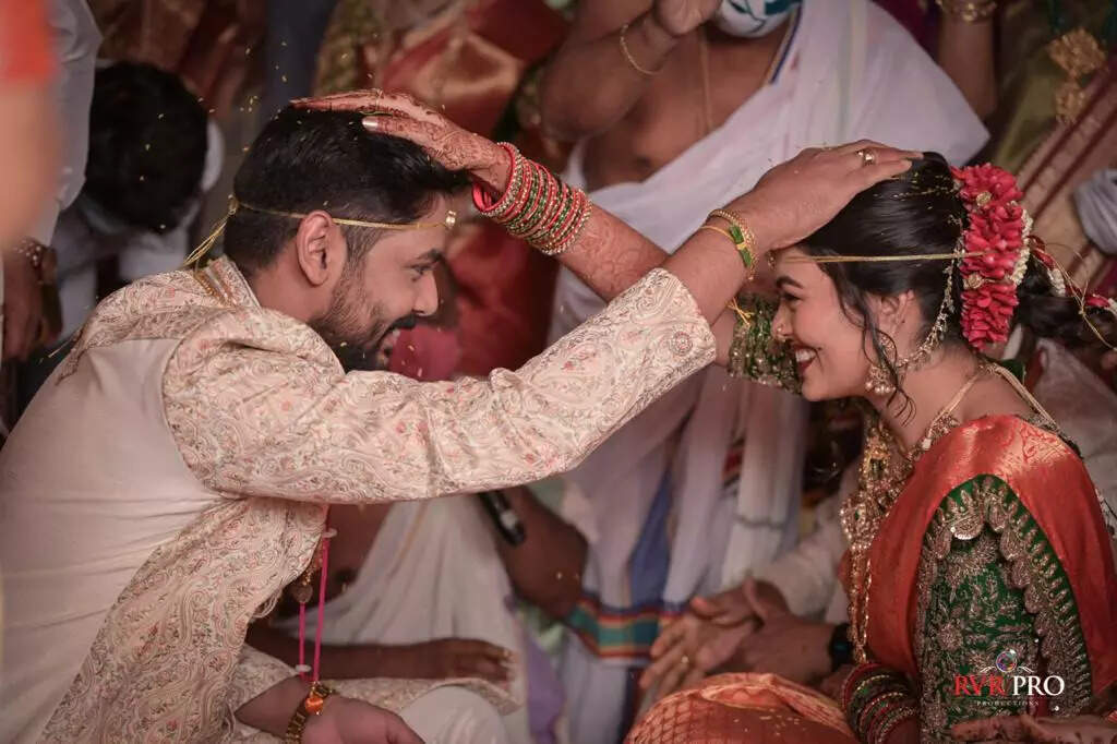 Shreya Rao Kamavarapu ties the knot with Yashwanth Korada in a private ...