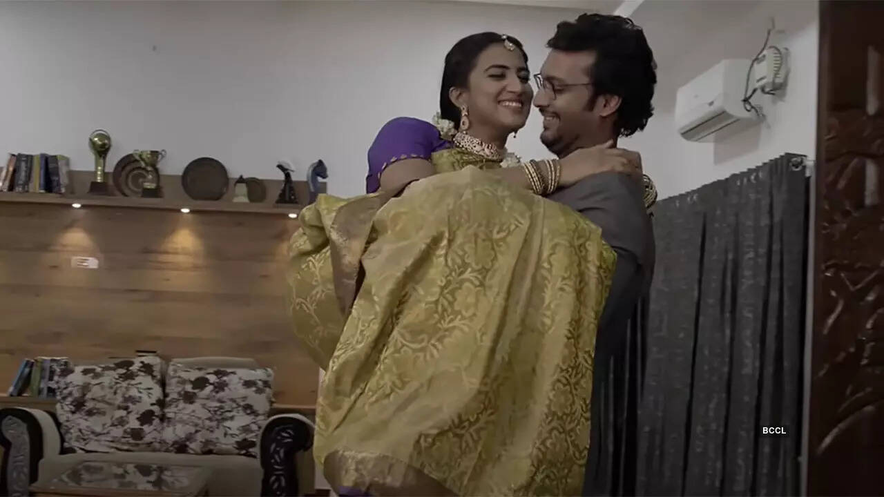 Asmee Movie: Showtimes, Review, Songs, Trailer, Posters, News & Videos ...