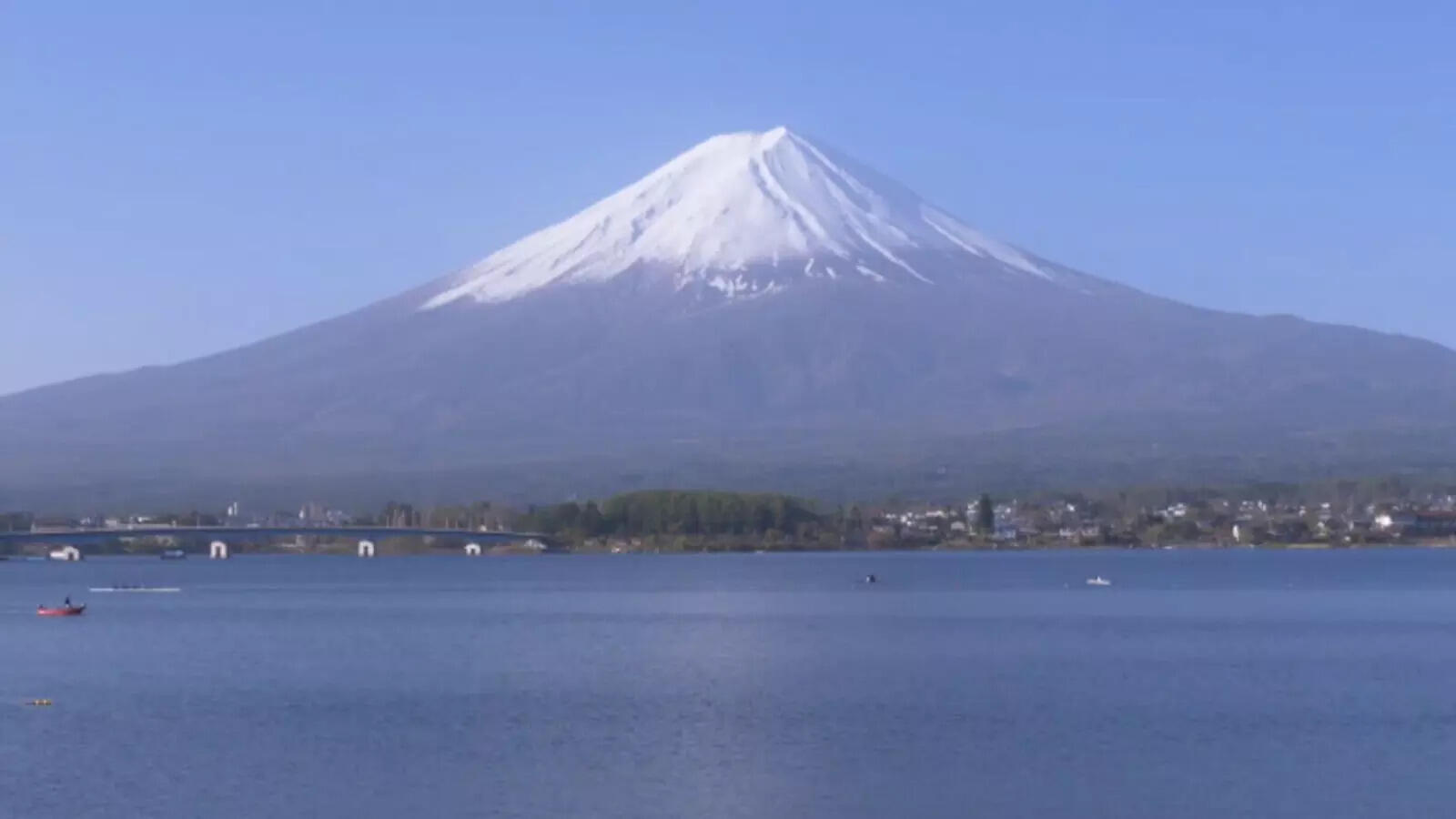 Volcanic rock in Japan attracts tourists