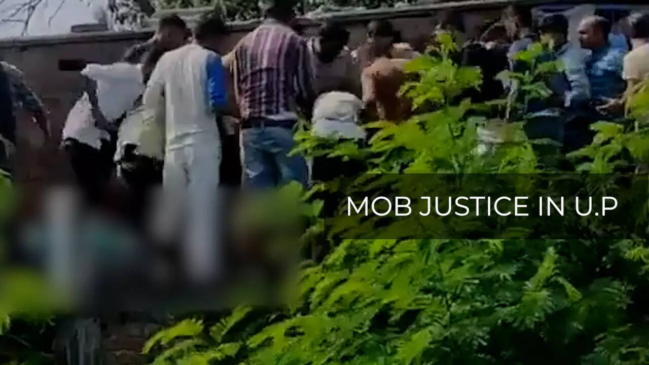 UP: Murder accused beaten to death by angry mob in presence of police