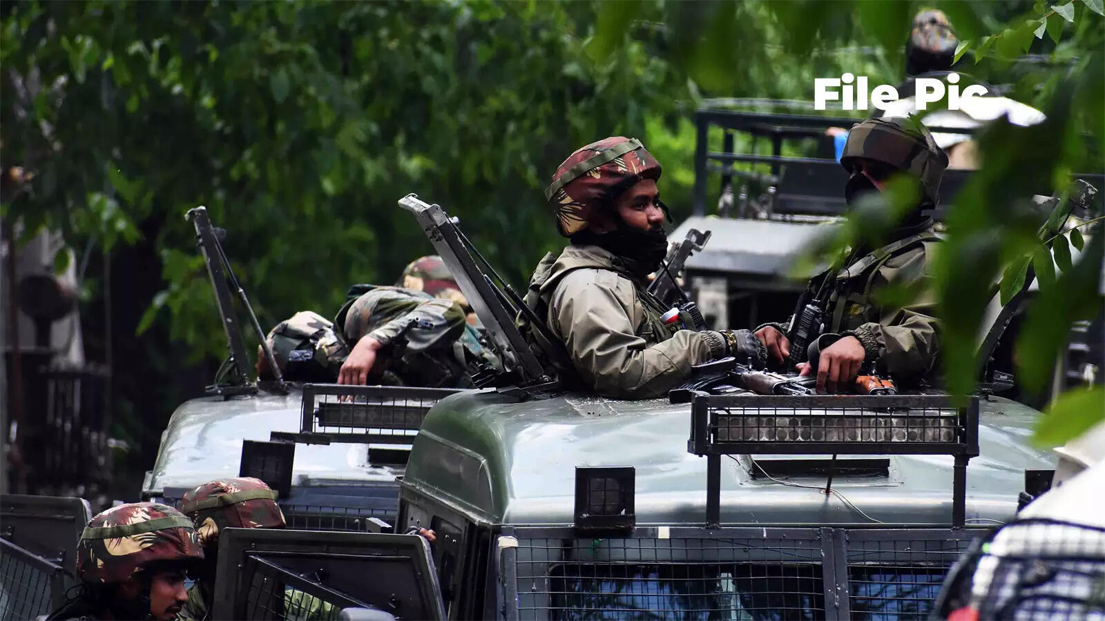 kashmir: Jammu and Kashmir: JeM terrorist killed in Tral, fierce ...
