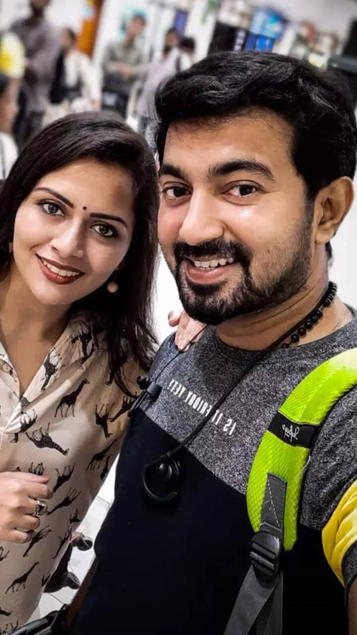 mridhula vijai: Thumbapoo review: Young Veena and Rameshan steal the ...