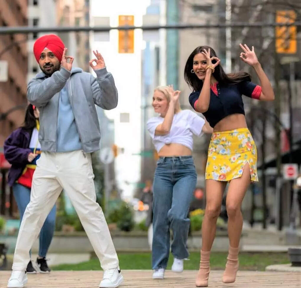 Sonam Bajwa’s ‘Honsla Rakh’ earns Rs 21 crores, continues to break box office records