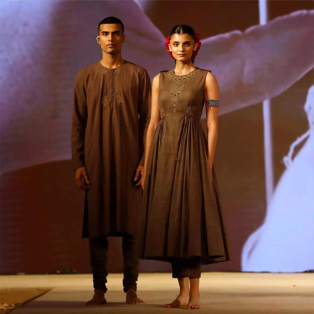 Khadi gets trendy - Times of India