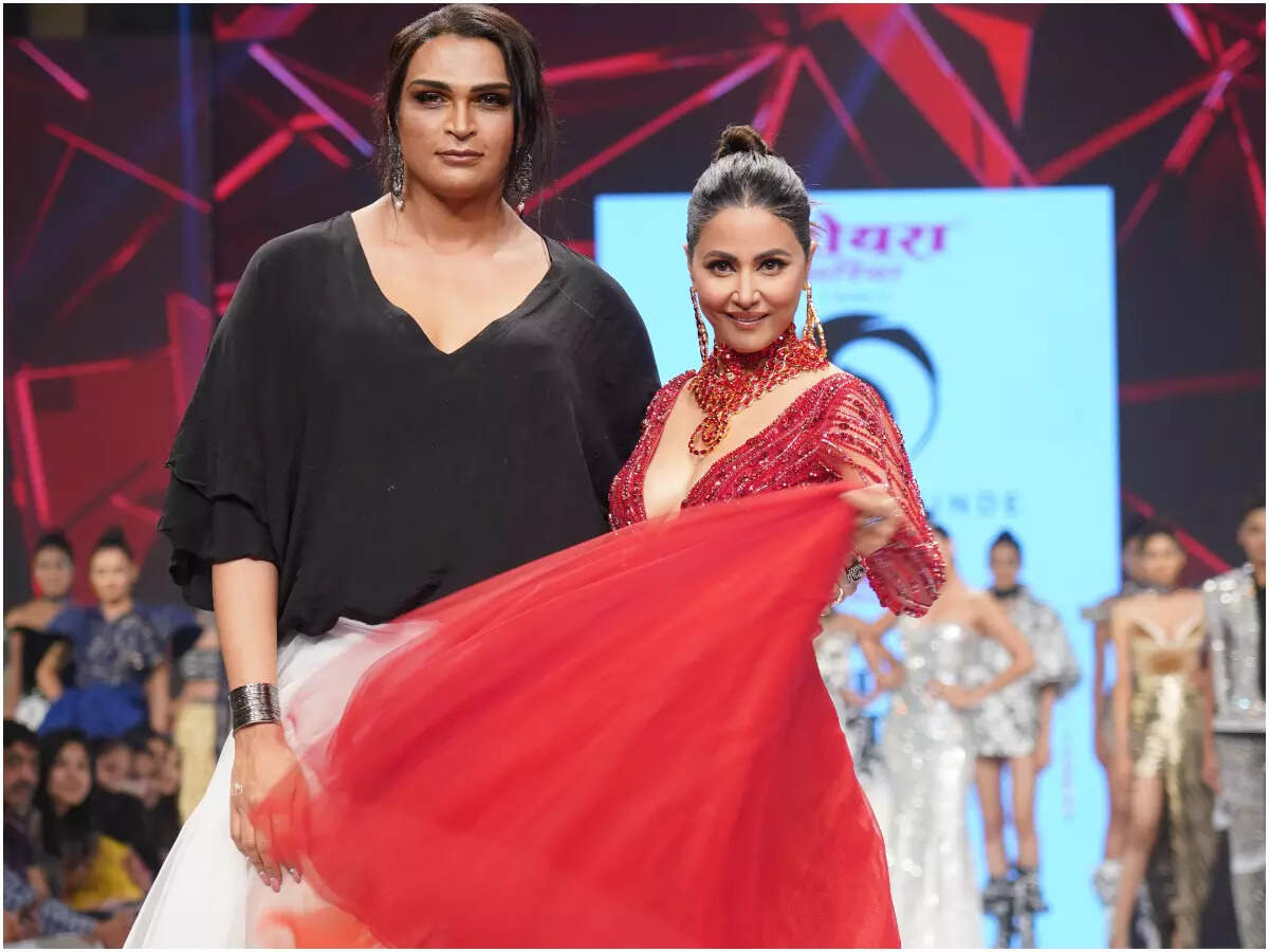 Hina Khan turns showstopper for Saisha Shinde