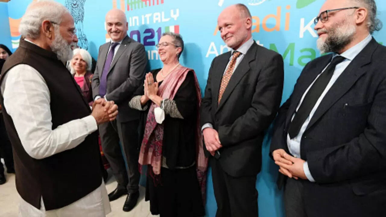 biden: PM Modi interacts with President Biden and other world leaders ...