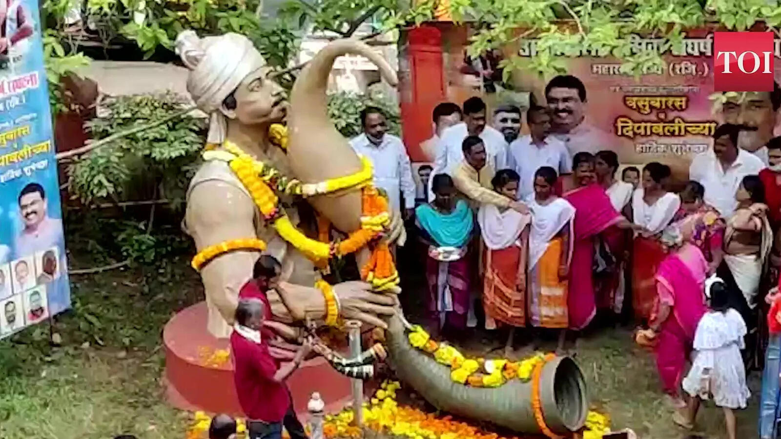 diwali: Thane: Special puja performed at collector office to mark onset ...