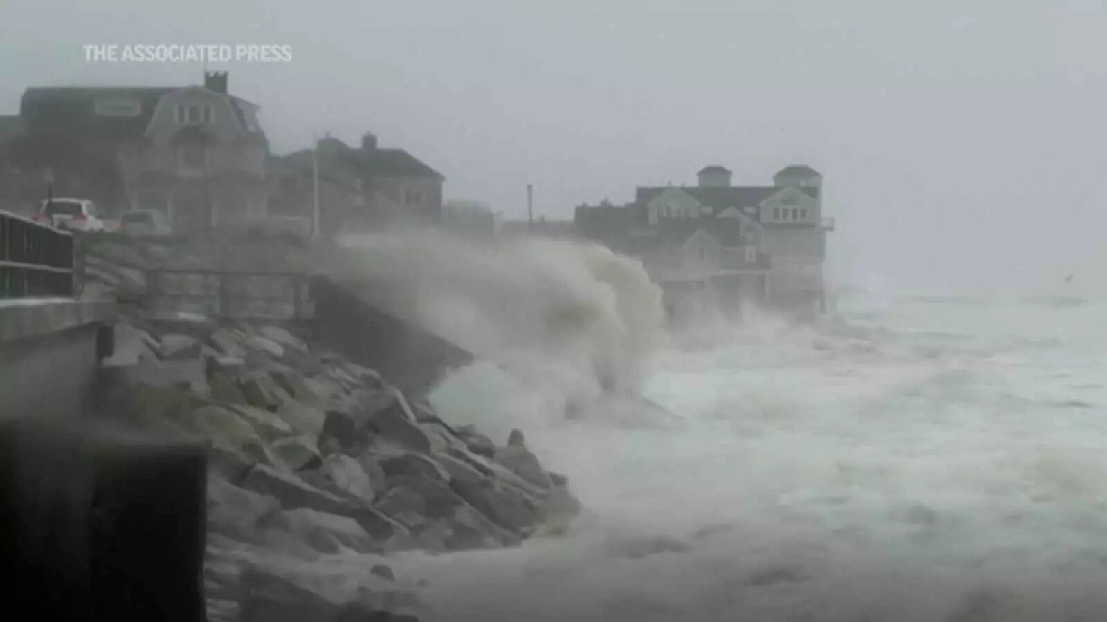 Climate change: Why bigger storms hit more often