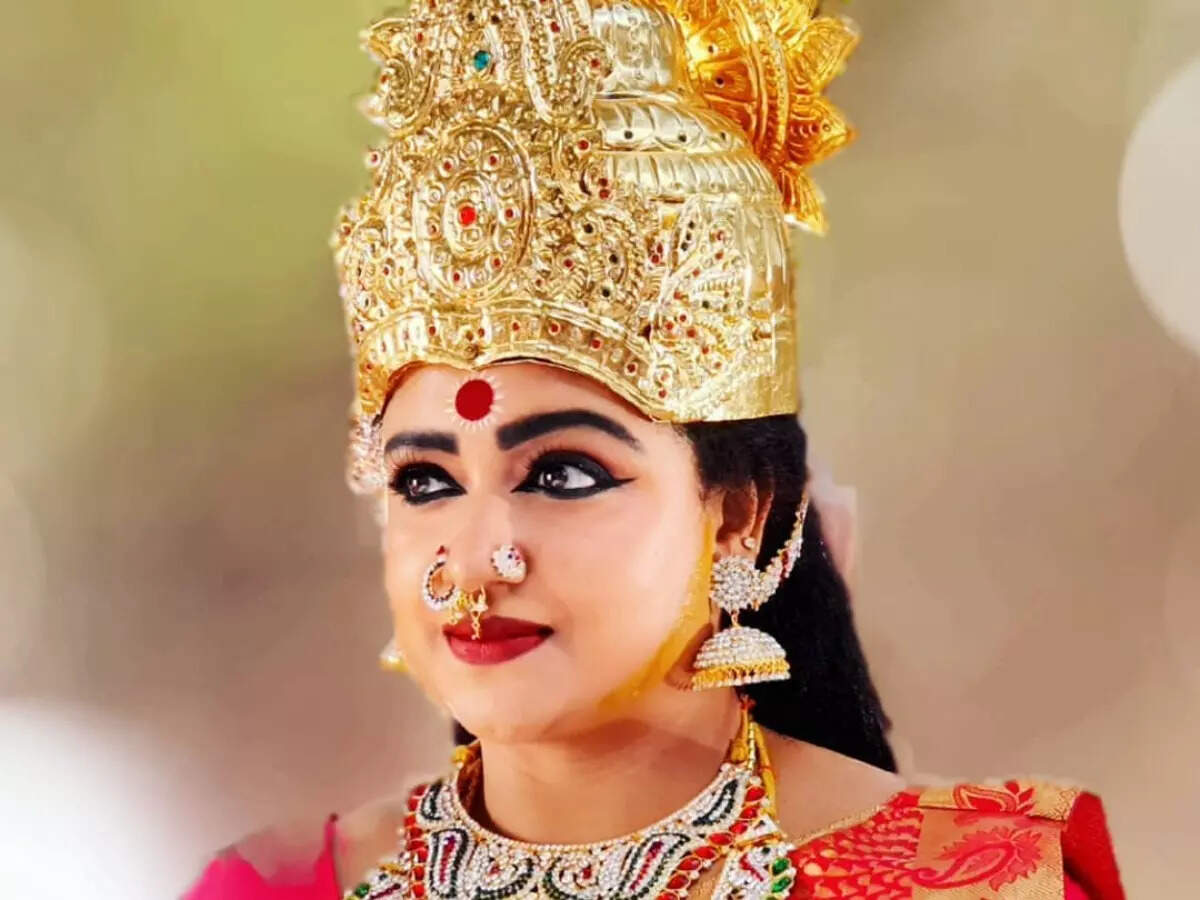 "Seeing me dressed as goddess during the shoot, an old man sought my ...