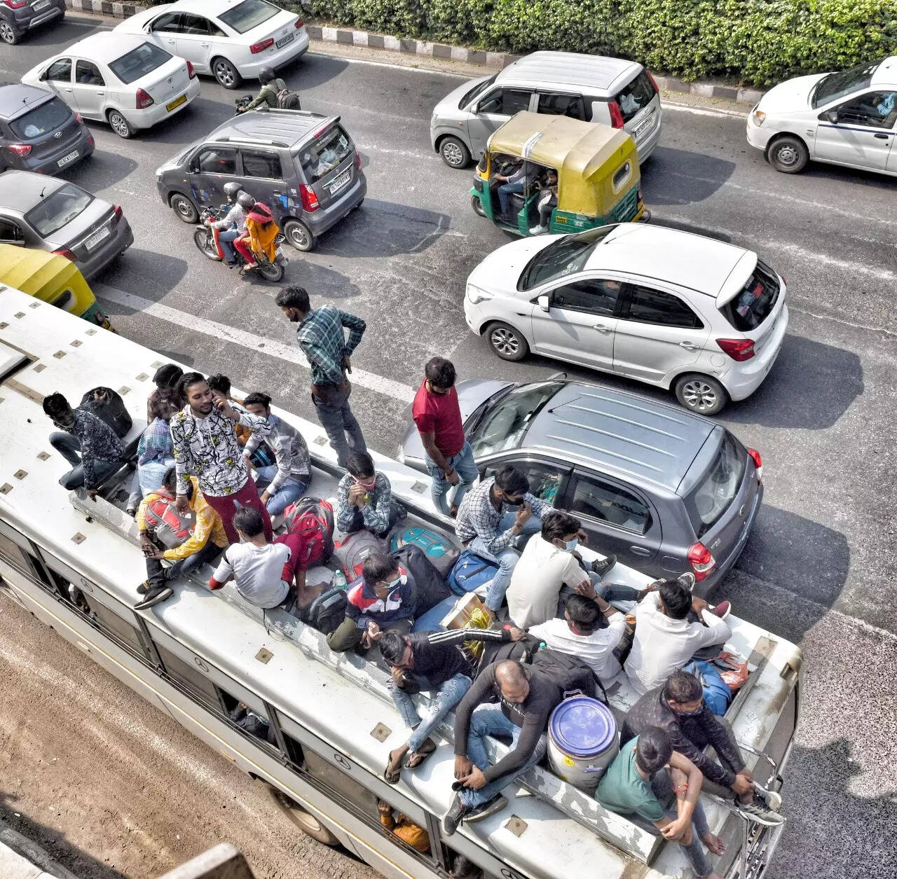 In Pics: Various moods of people on eve of Diwali