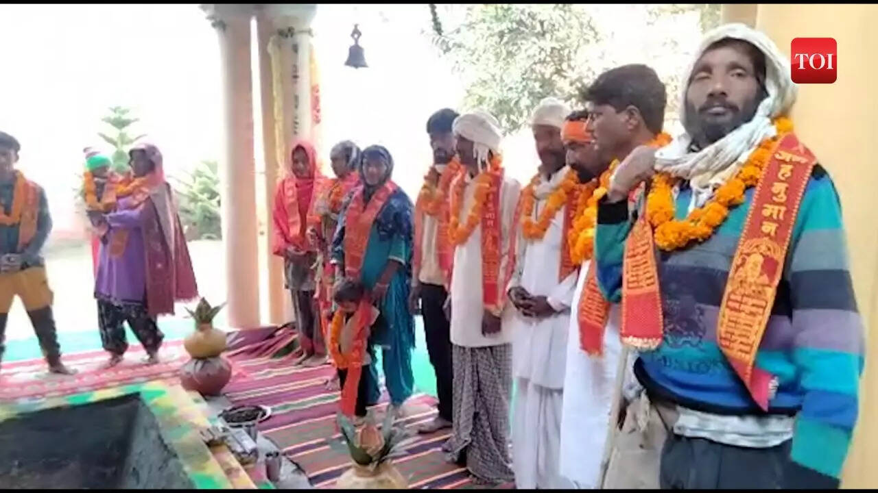 A group of 15 people converted back to Hindu from Muslim after 18 years