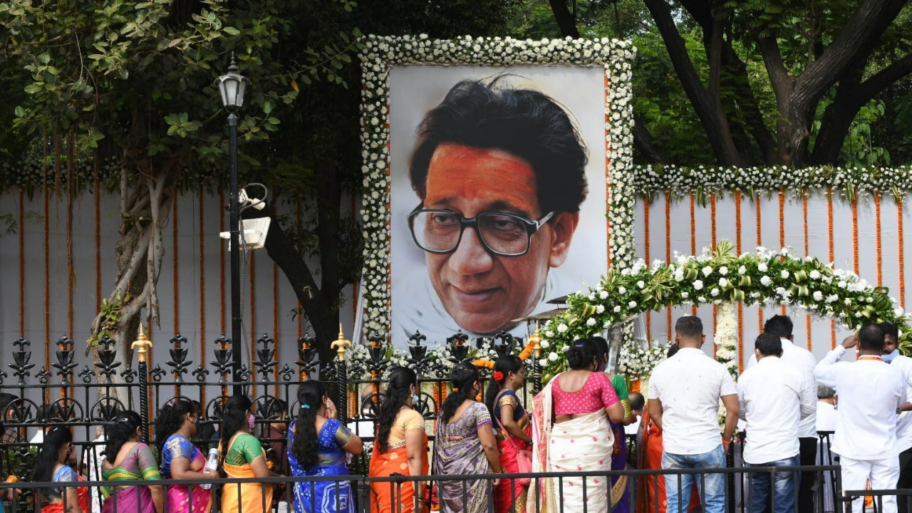 Photos: Bal Thackeray's death anniversary in Mumbai