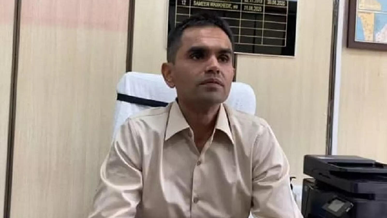 NCB officer Sameer Wankhede owns a bar and restaurant in Mumbai, says ...