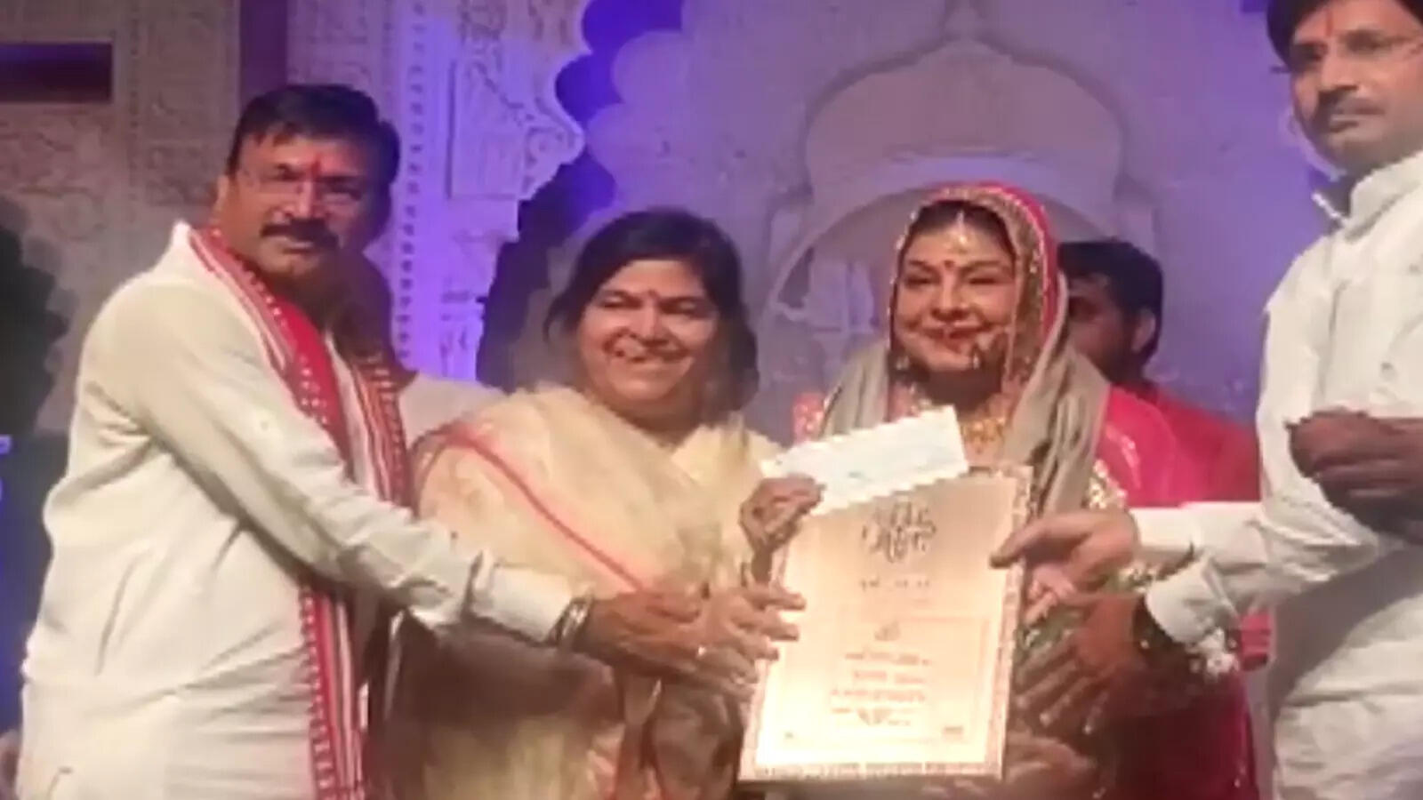 Popular folk singer Malini Awasthi attends ‘Nimar Utsav’ in MP