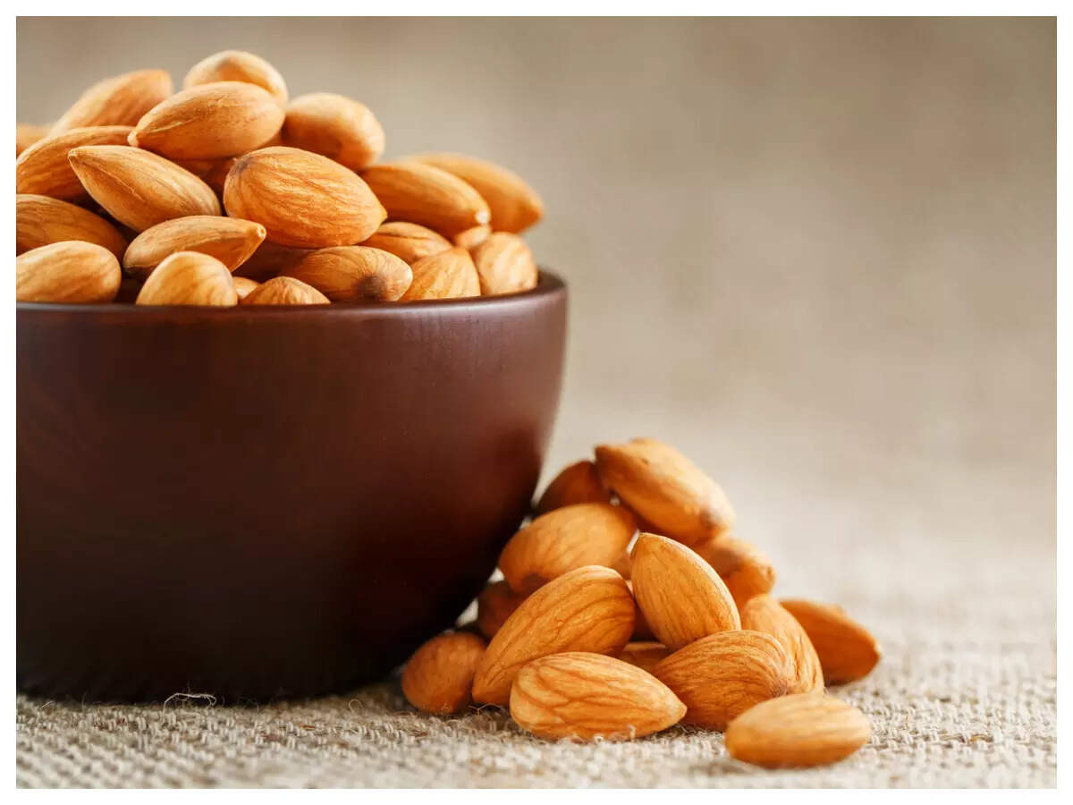 Health Benefits Of Almonds For Women: Why should ageing women include ...