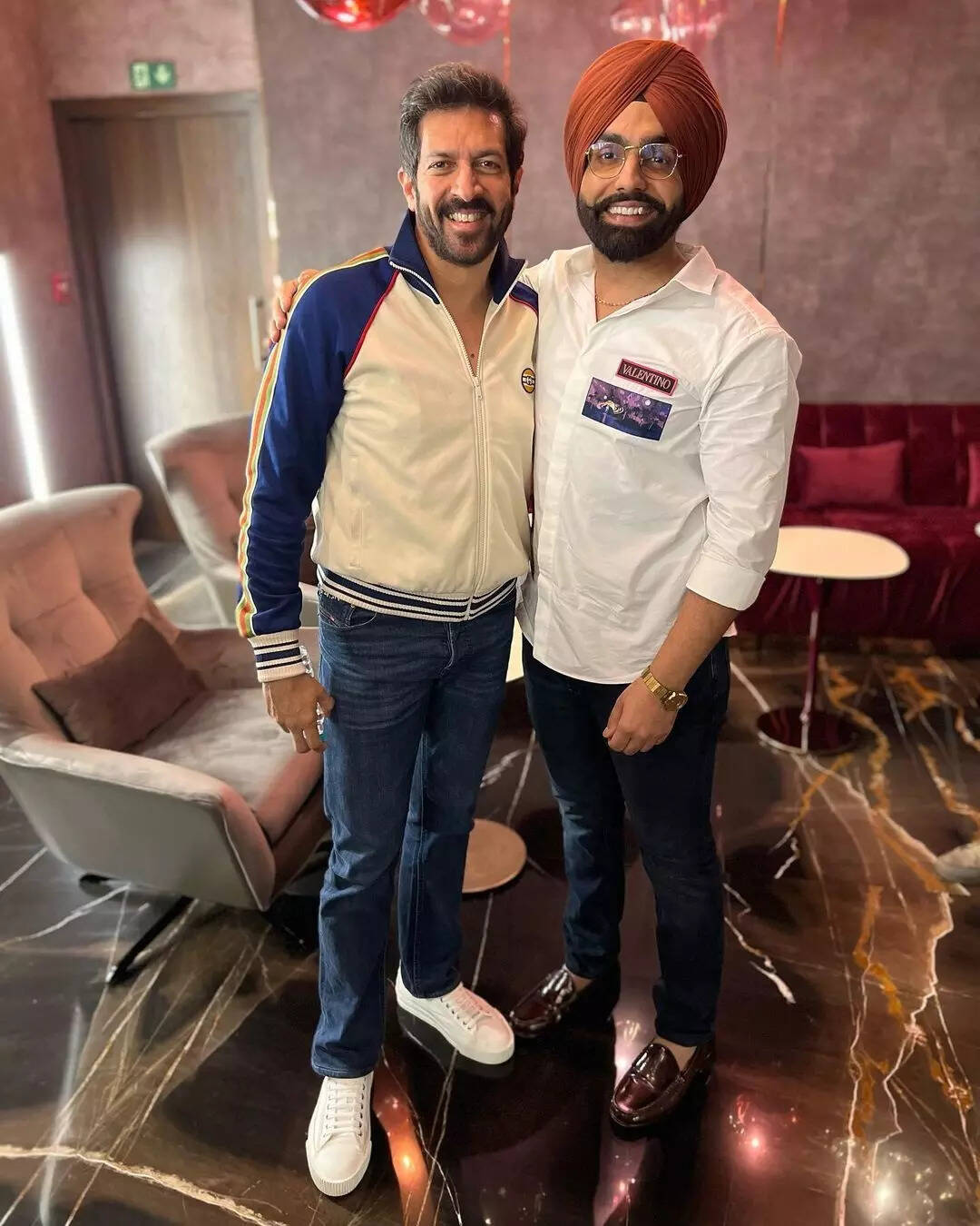 Ammy Virk shares a smiling picture with the Kaptaan of his film ‘83 ...