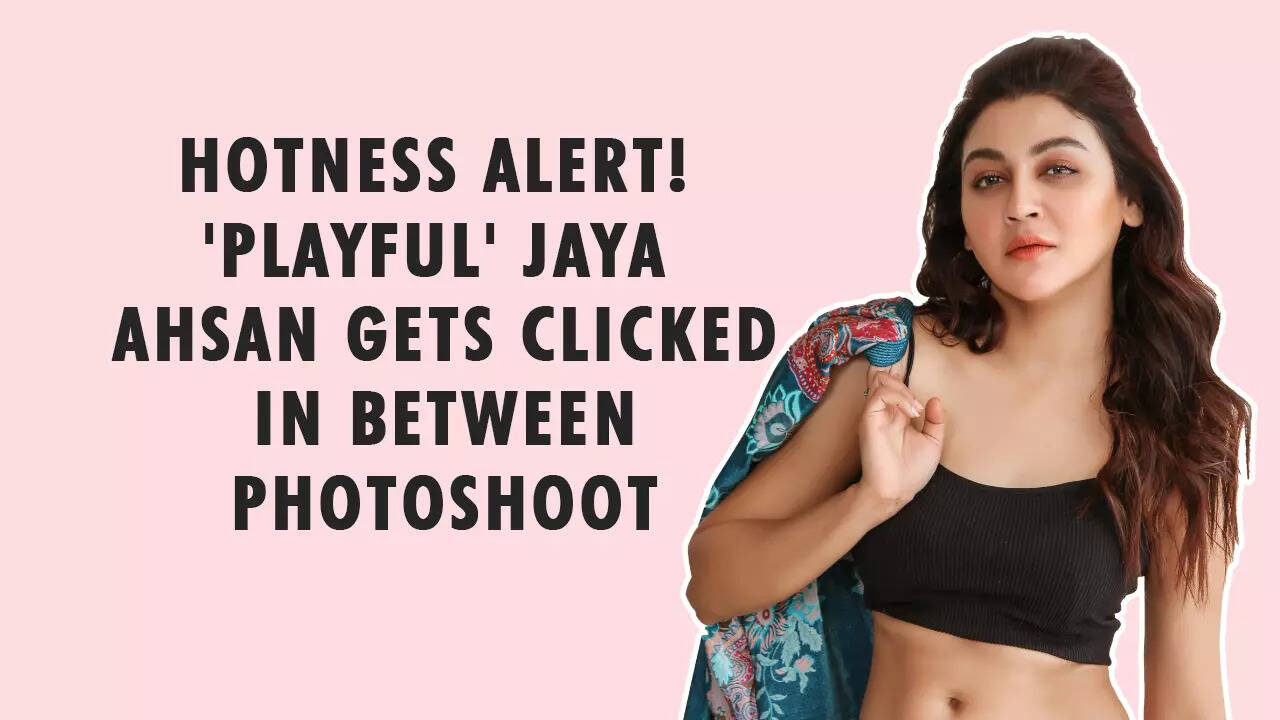 Hotness Alert! 'Playful' Jaya Ahsan in between photoshoot