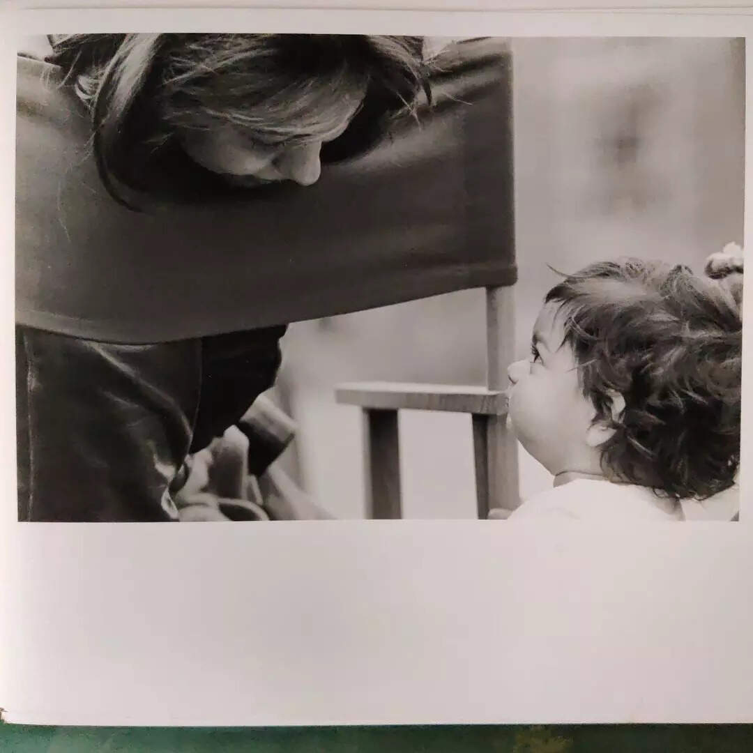 20 years of 'K3G': You cannot miss these candid BTS pictures of Amitabh ...