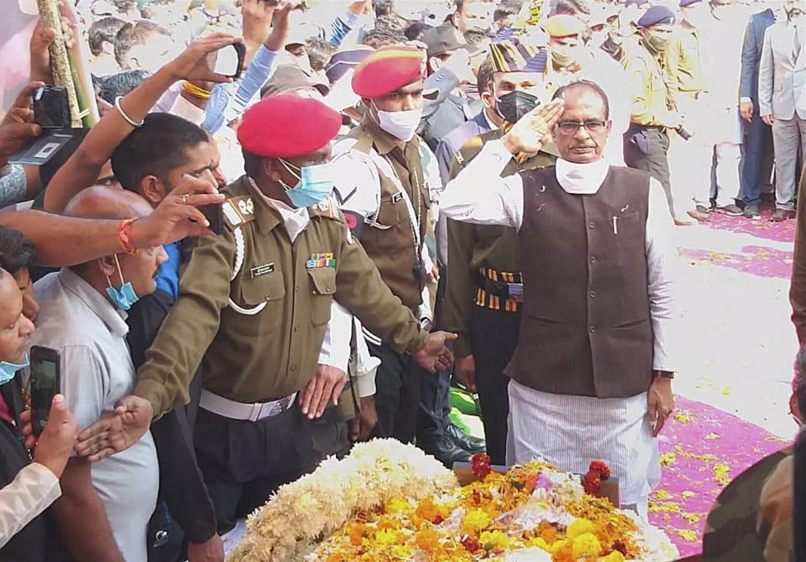 varun singh: A government job, Rs 1 crore will be given to family of ...