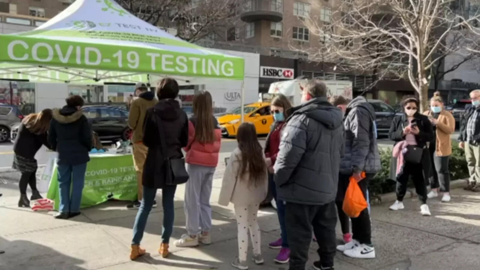 New York City: Covid-19: NYC testing lines grow as omicron hits the city