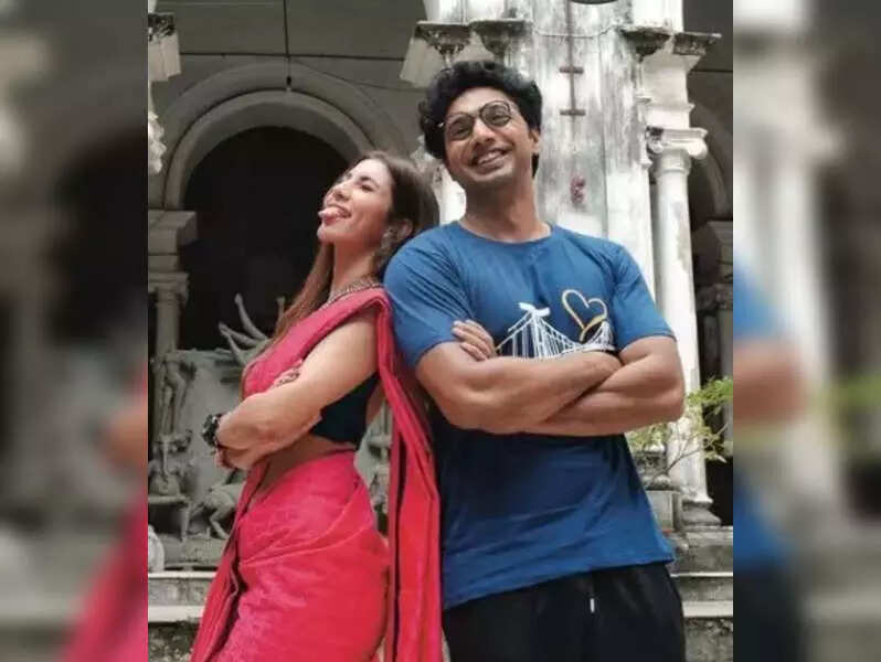 When will Dev and Rukmini get married? Details inside | Bengali Movie ...