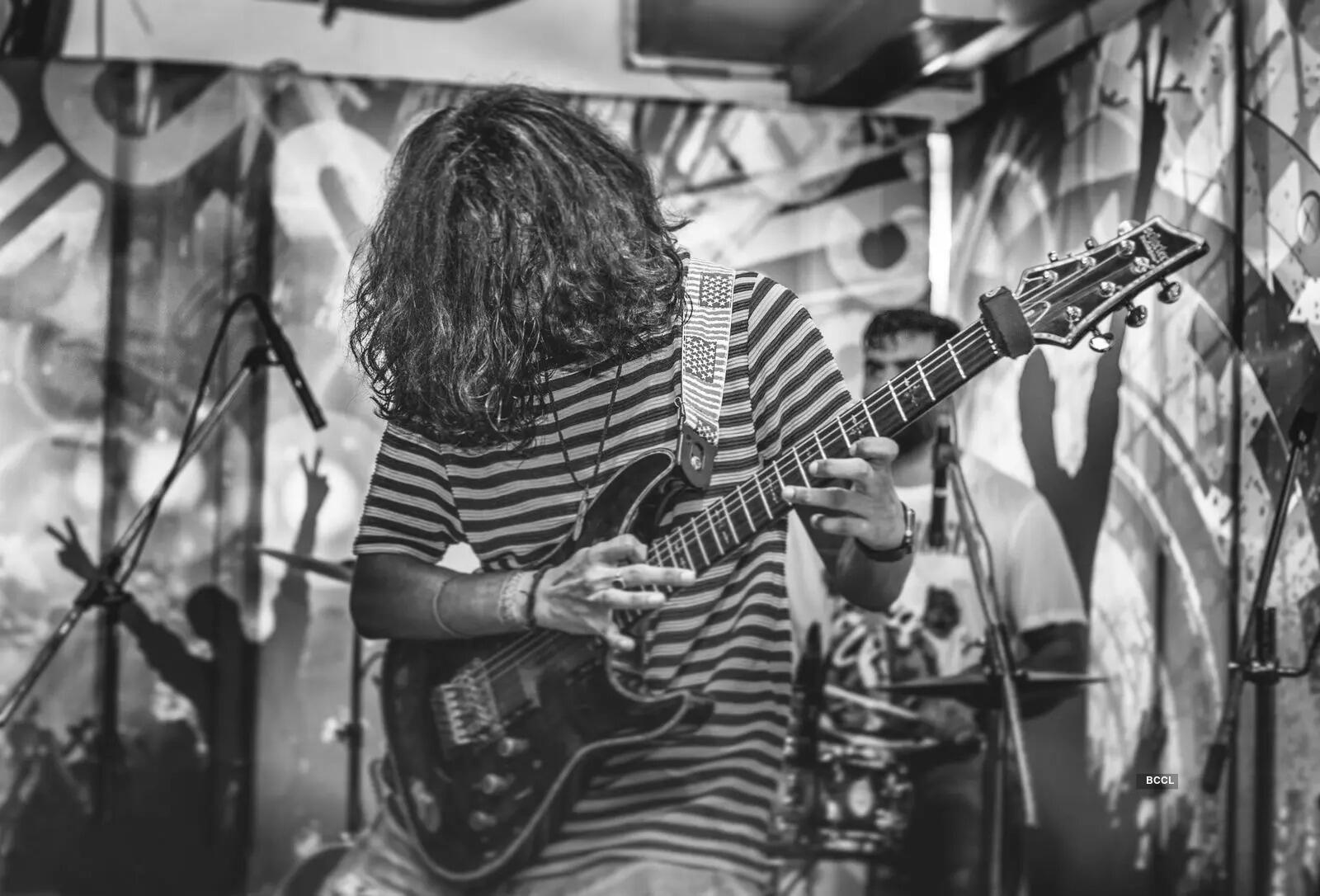 Pictures of guitarist Virender Kumar who got famous with his solo album ...