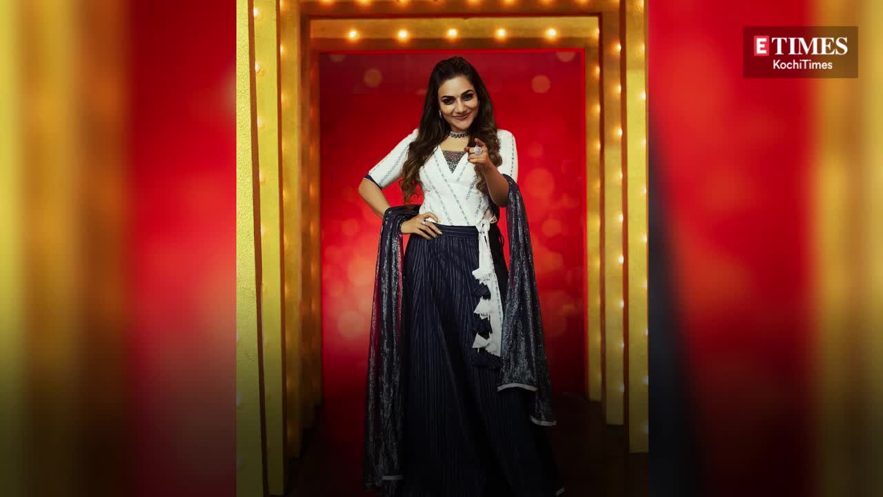 Rimi Tomy isn't just a singer. Here's proof!