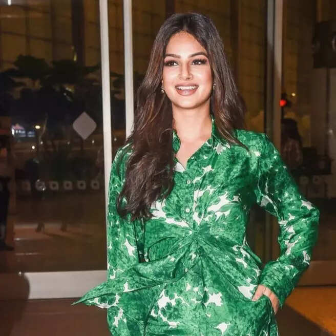 Harnaaz Kaur Sandhu arrives in New York to begin her journey as Miss ...